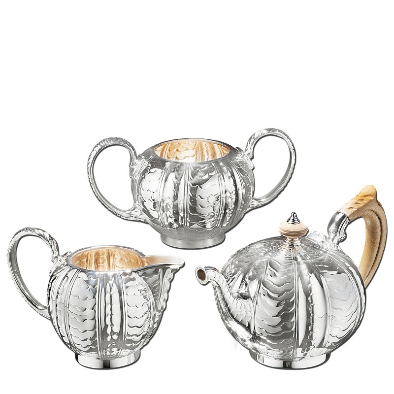 TEA SET CHASED NEW